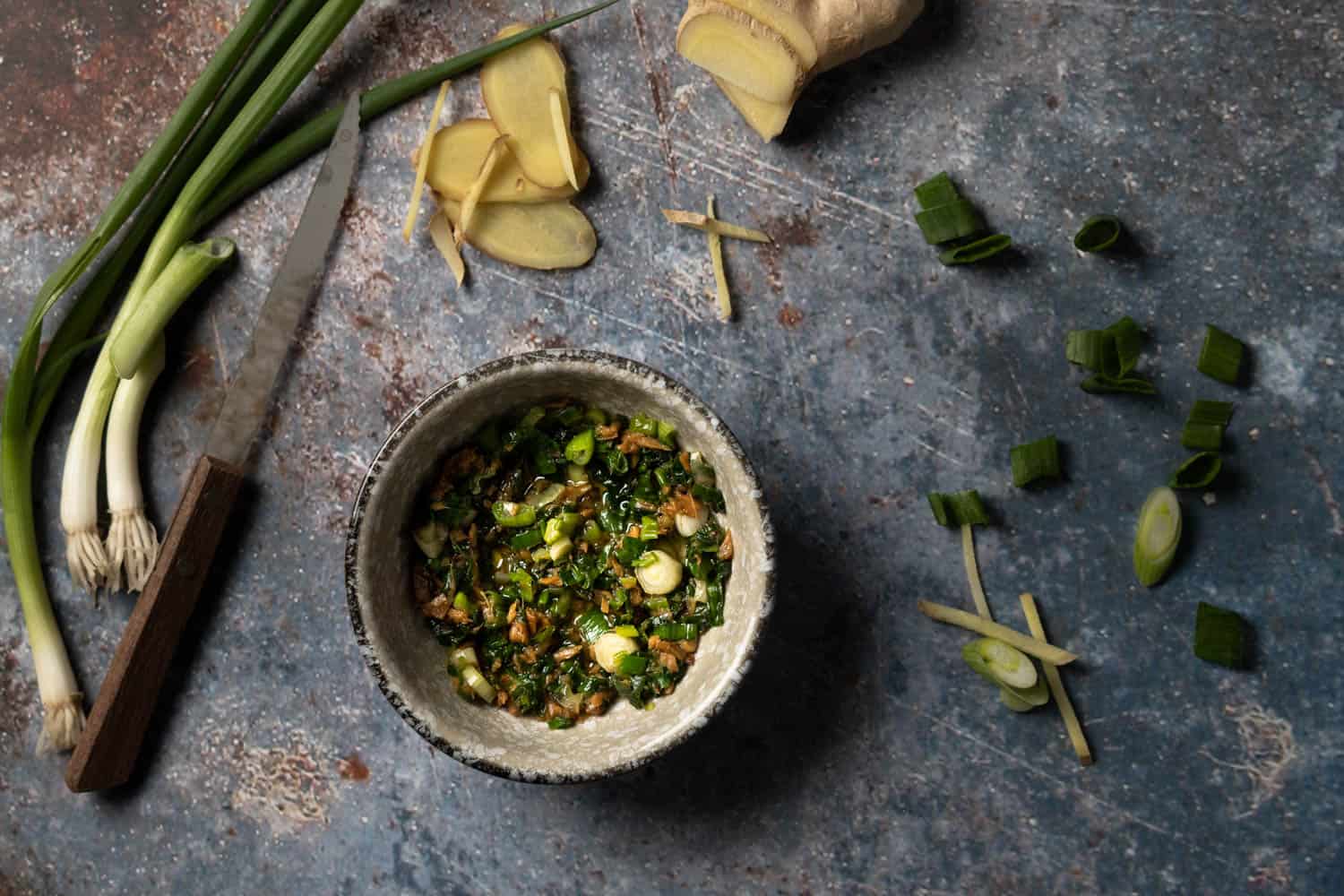 Chinese Ginger Scallion Sauce - 5 Minute Recipe (Raw and Heated Oil ...